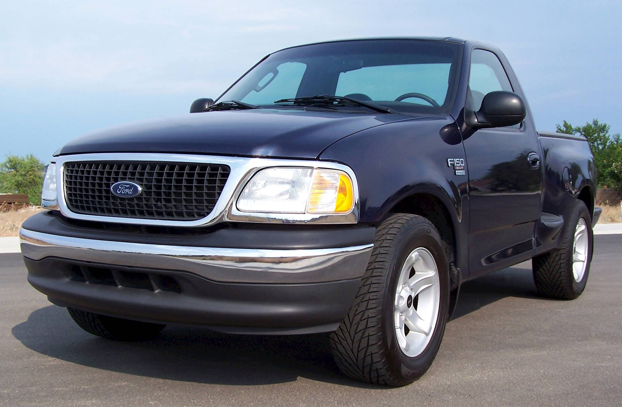2003 Ford F 150 XLT 4x4 Super Cab Flareside 139 In WB 5 spd Manual W OD